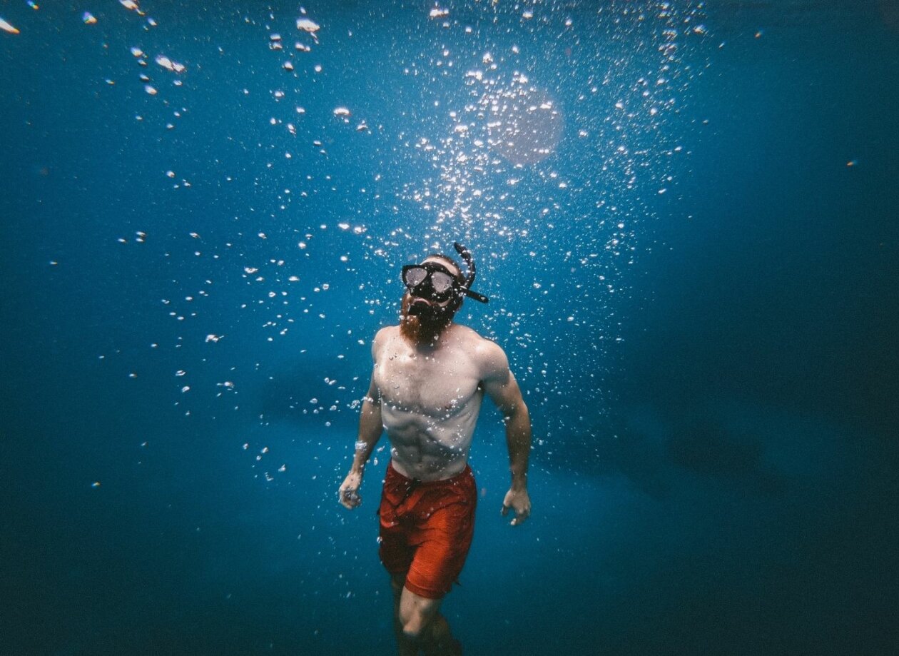 How to snorkel with a beard the easy way | OutsiderView